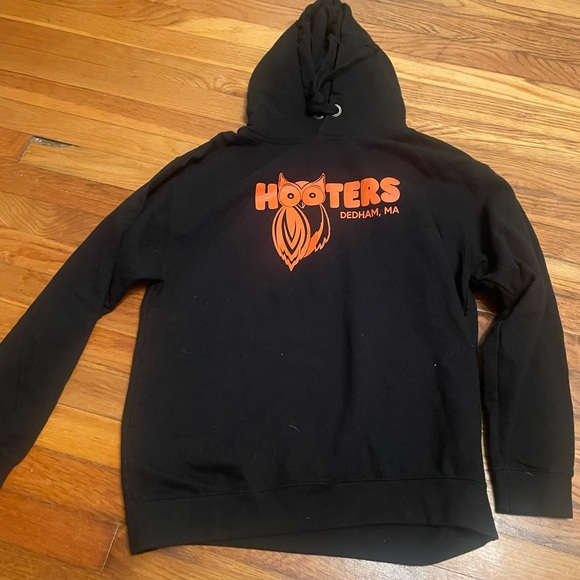 Hooters | Shirts | Hooters Size Medium Hoodie | Poshmark